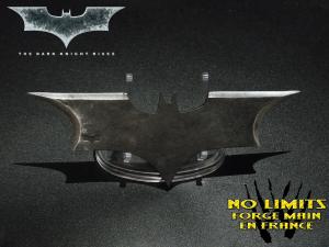 BATMAN, THE DARK KNIGHT RISES - VERITABLE BATARANG REPRODUCTION AUTHENTIQUE ET FONCTIONNELLE ...