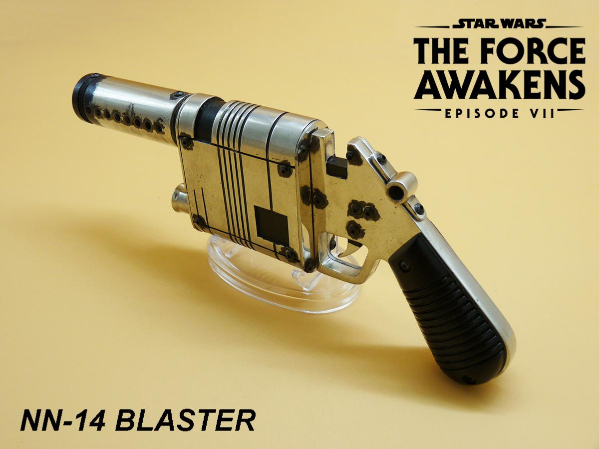 STAR WARS - BLASTER NN-14 REY SKYWALKER TOUT METAL AVEC COFFRET BOIS ...